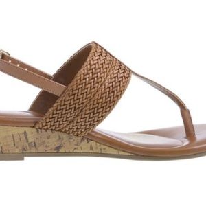 dexflex comfort | Shoes | New Dexflex Comfort Low Wedge Sandals Sz 65 ...